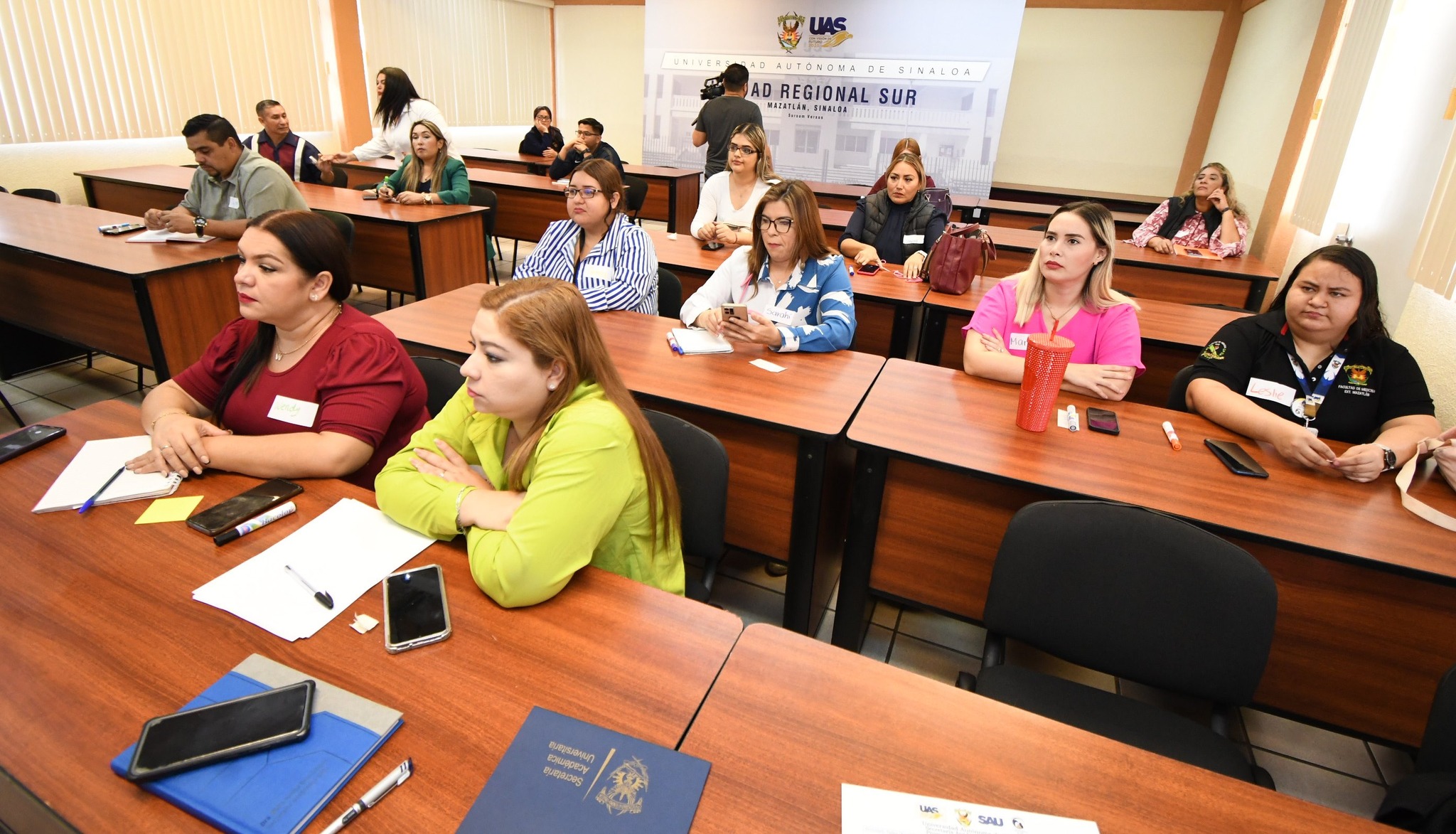 Toman taller sobre Primeros Auxilios Psicológicos en la URS | PMX Portal